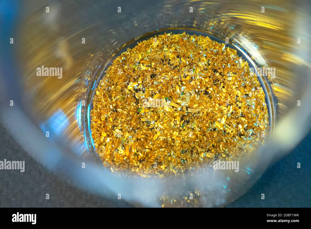 Gold memory contacts hi-res stock photography and images - Alamy