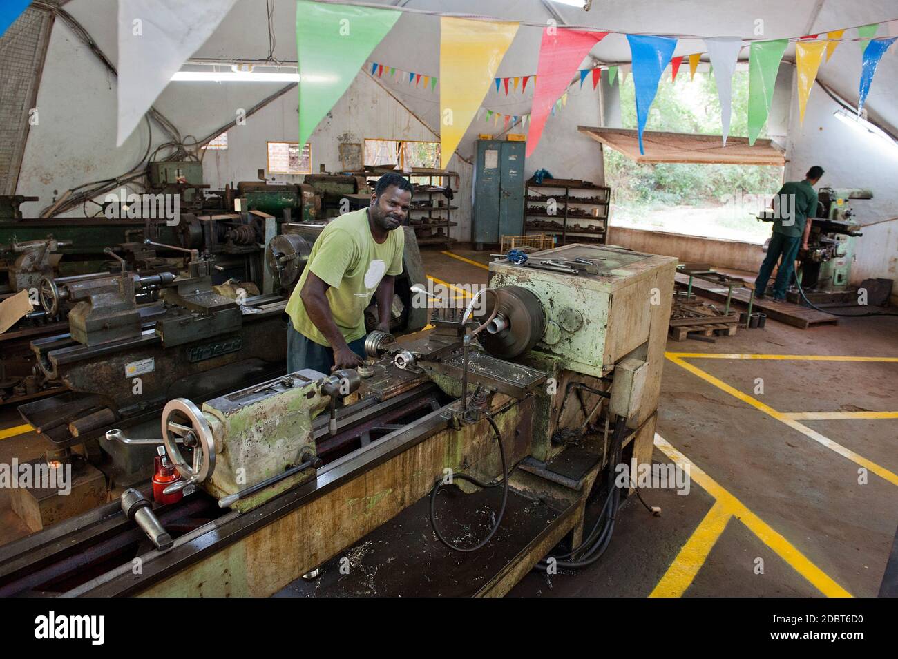 Tamil worker hi-res stock photography and images - Alamy