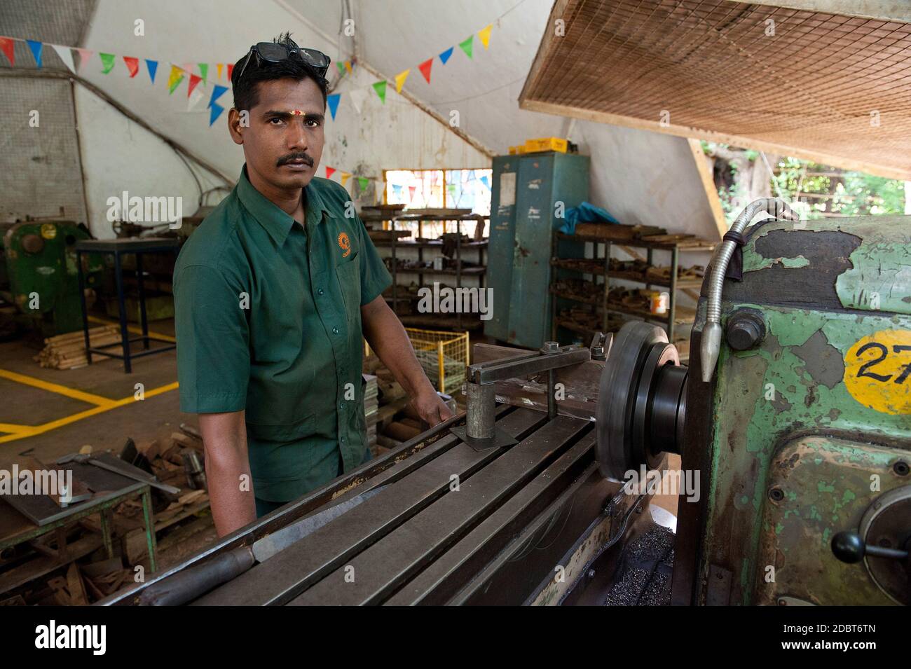 TAMIL NADU, INDIA - July 2017: Metal workshop worker Stock Photo - Alamy