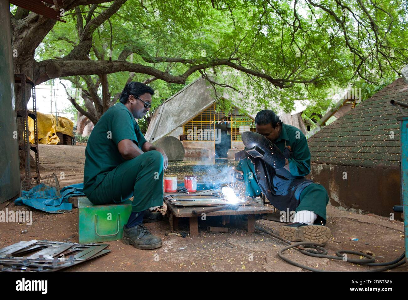 Indian welding hi-res stock photography and images - Alamy