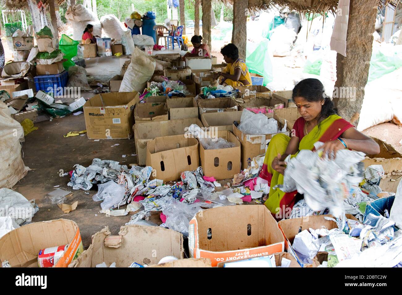 Garbage collection india hi-res stock photography and images - Alamy