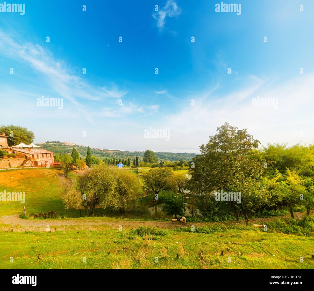 Tuscan homestead hi-res stock photography and images - Alamy