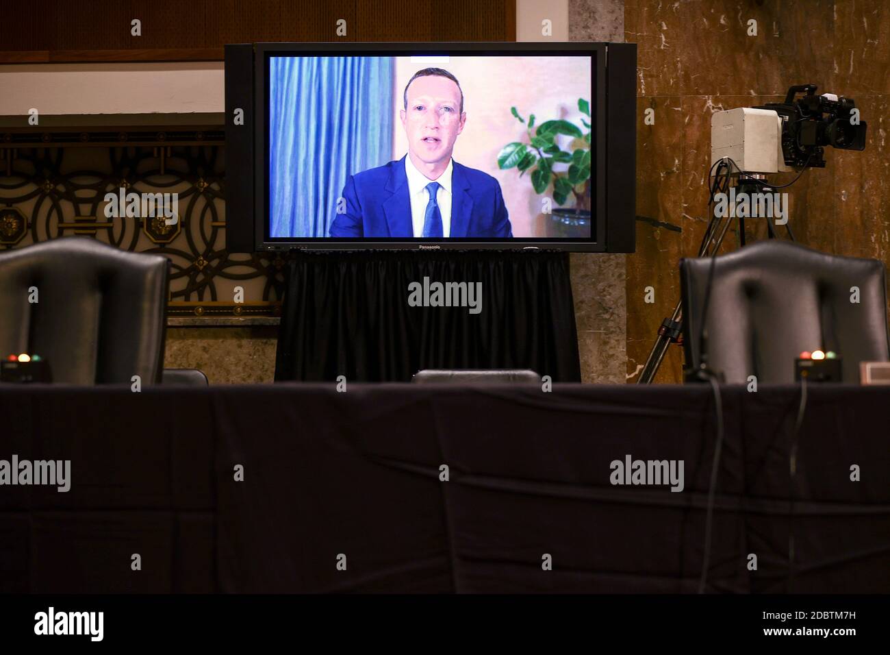 Mark zuckerberg testifying congress hi-res stock photography and images ...