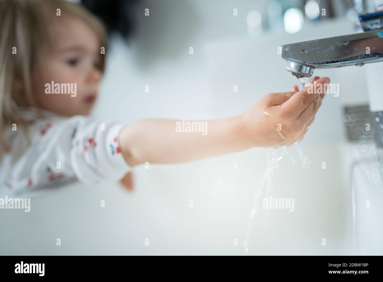 Cleaning of parts hi-res stock photography and images - Alamy