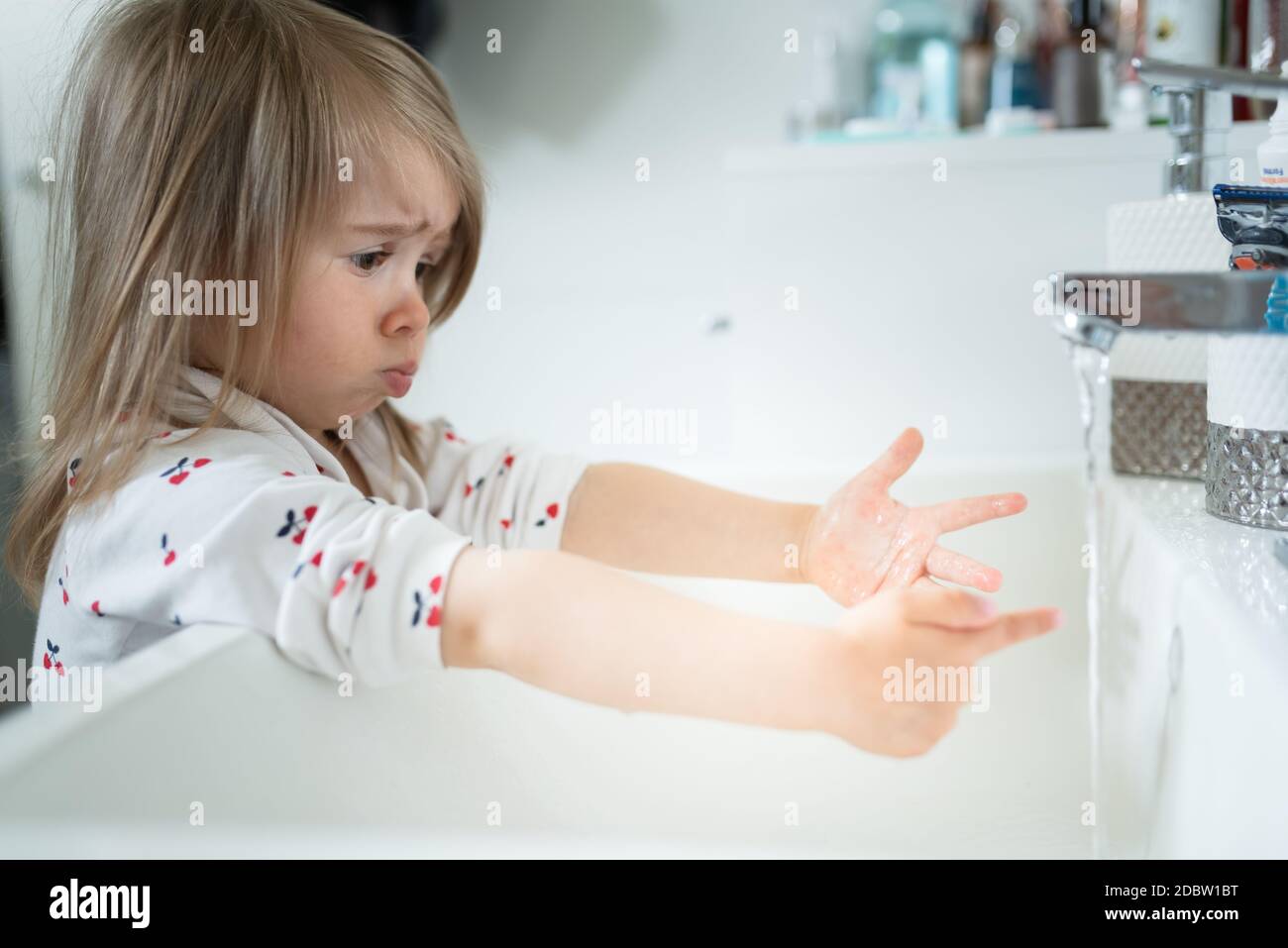 Cleaning of parts hi-res stock photography and images - Alamy