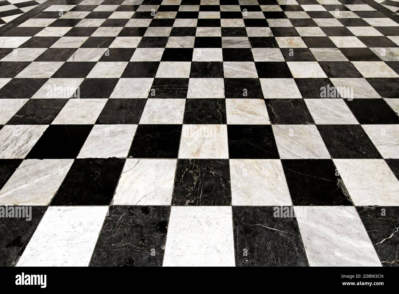 Black and white tiles in checkers pattern Stock Photo - Alamy