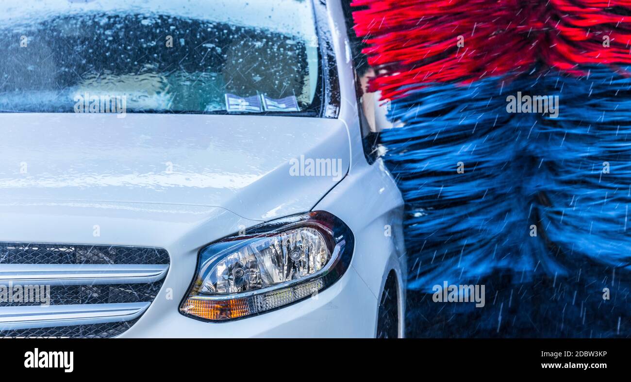 Car going through an automated car wash machine Stock Photo - Alamy