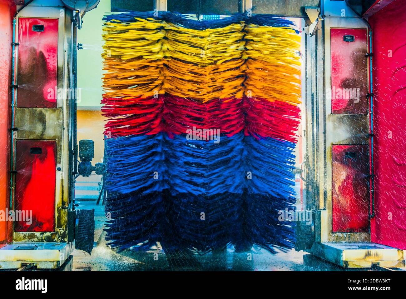 Car going through an automated car wash machine Stock Photo - Alamy