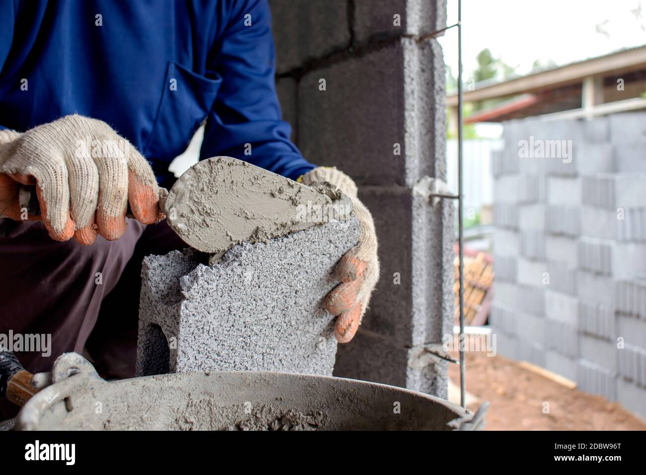 Block wall plaster cement trowel hi-res stock photography and images ...