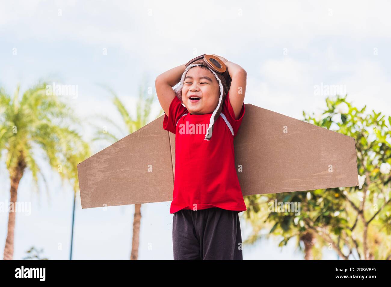 Little boy on airplane hi-res stock photography and images - Alamy