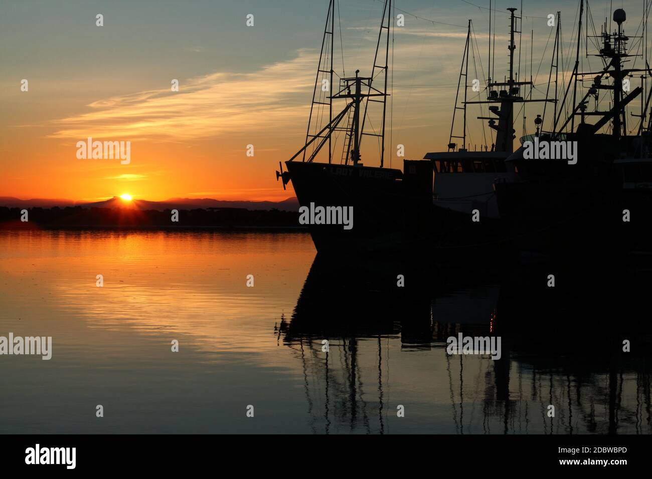 Seaside setting hi-res stock photography and images - Alamy