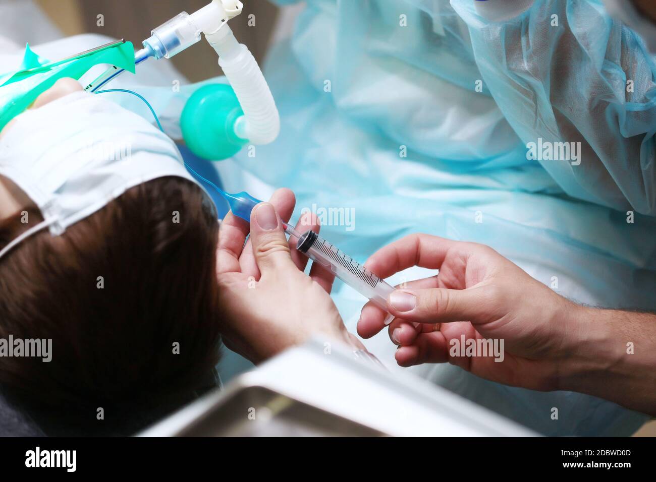 Child anesthesia mask hi-res stock photography and images - Alamy