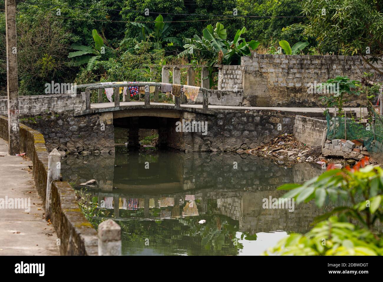 Old asia bridge hi-res stock photography and images - Alamy