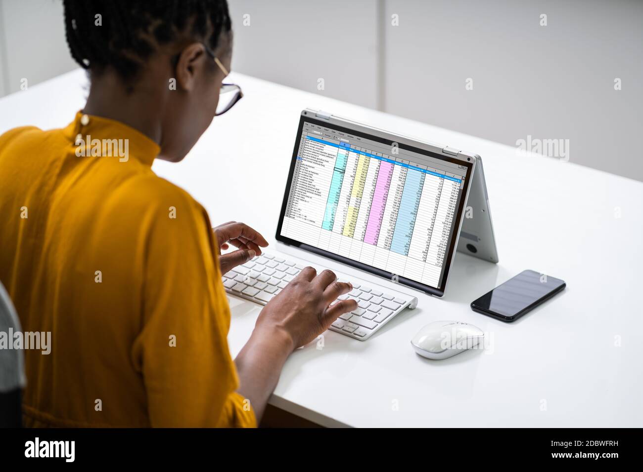 Woman Employee Analyst Working With Spreadsheet Software Stock Photo ...