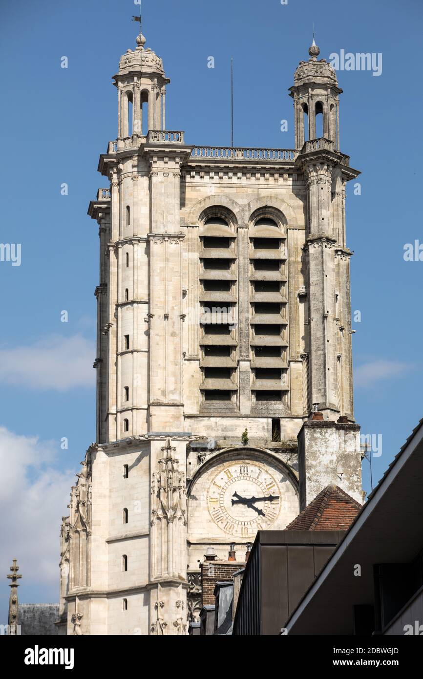 Gothic facade troyes cathedral hi-res stock photography and images - Alamy