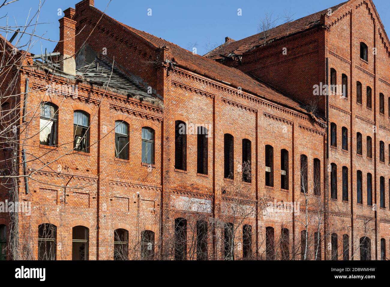 Old ruined empty industrial architecture hi-res stock photography and ...
