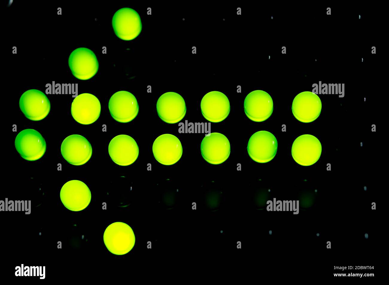Left arrow symbol hi-res stock photography and images - Alamy