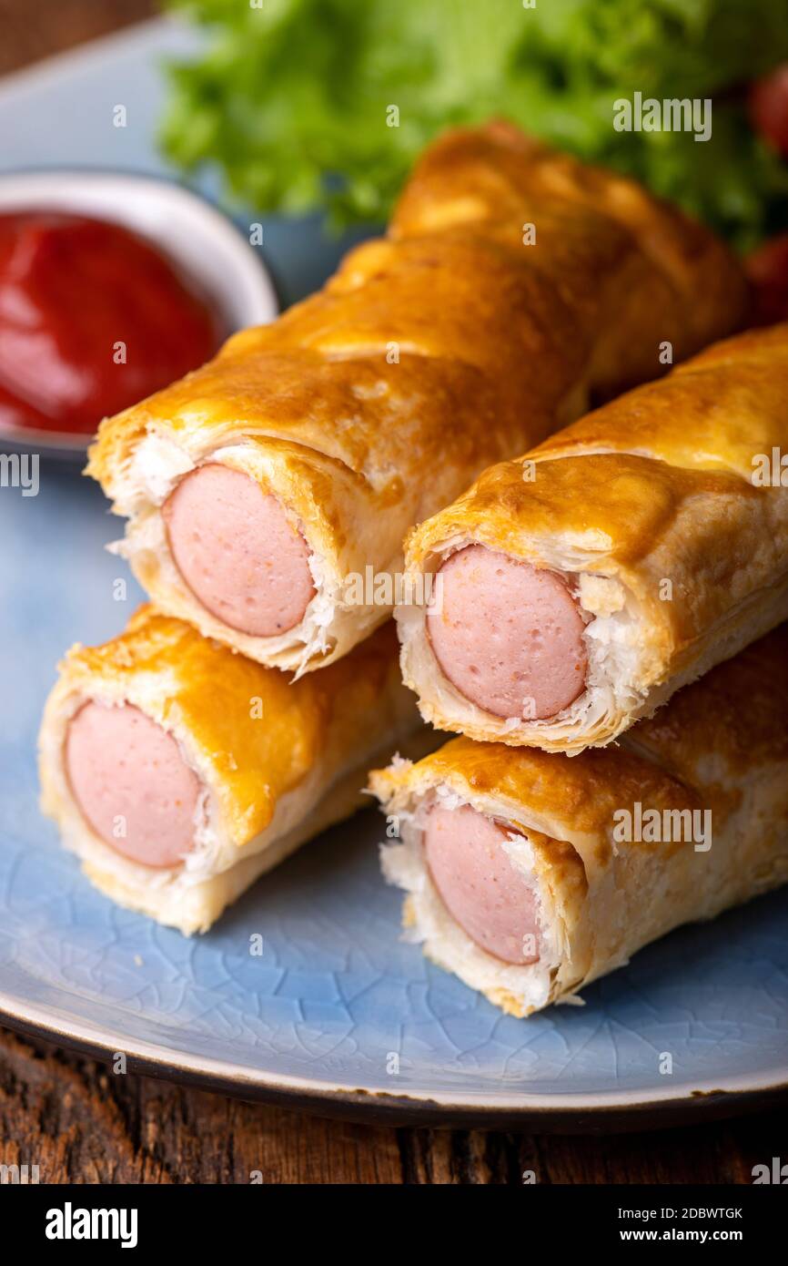 German frankfurter sausage in a roll hi-res stock photography and ...