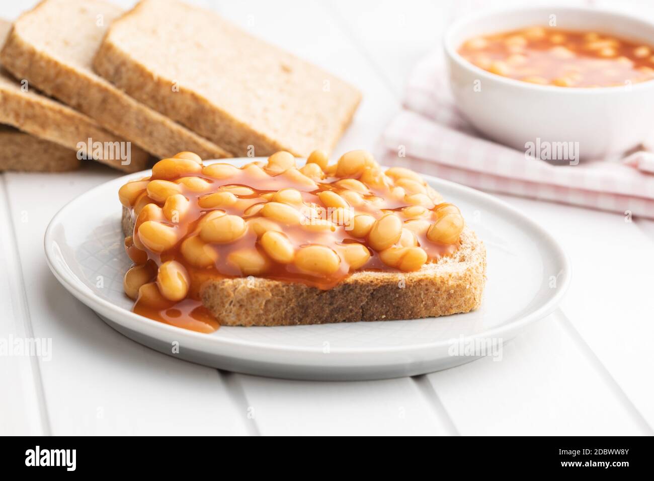 Kitchen beans on toast hi-res stock photography and images - Alamy