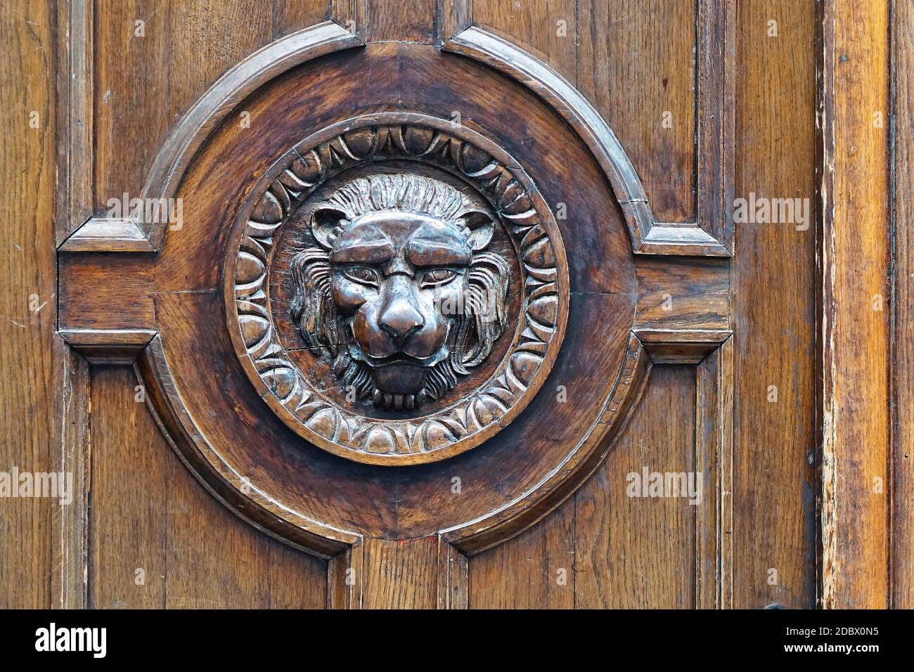 Engraved lion hi-res stock photography and images - Alamy