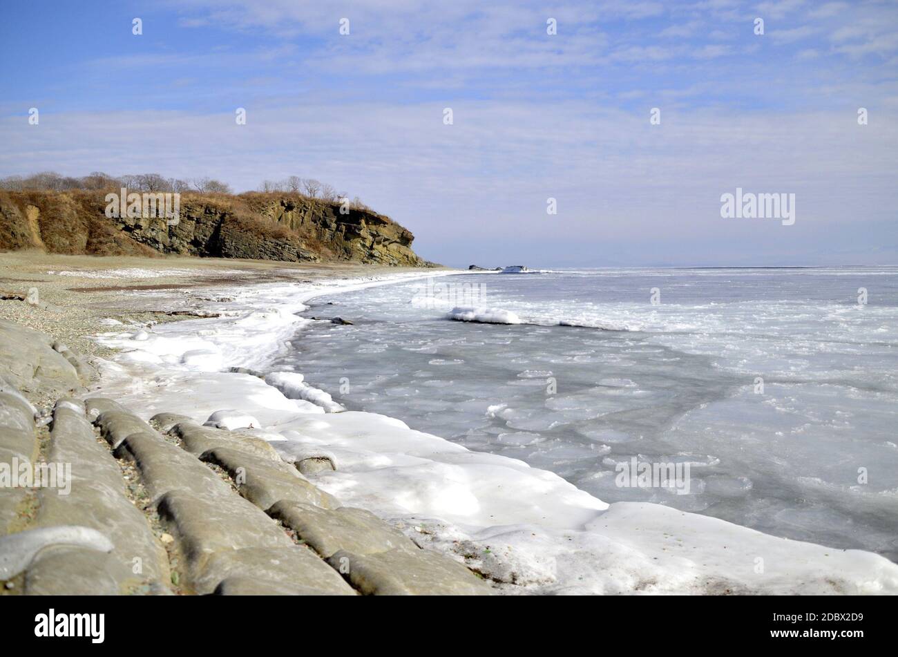 Frozen Japanese sea with floating ice on a winter day. Vladivostok ...