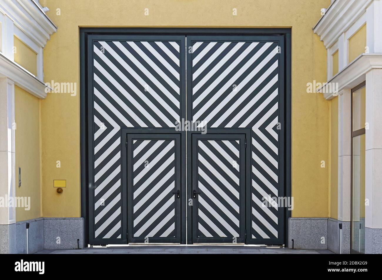 Double diagonal lines hi-res stock photography and images - Alamy