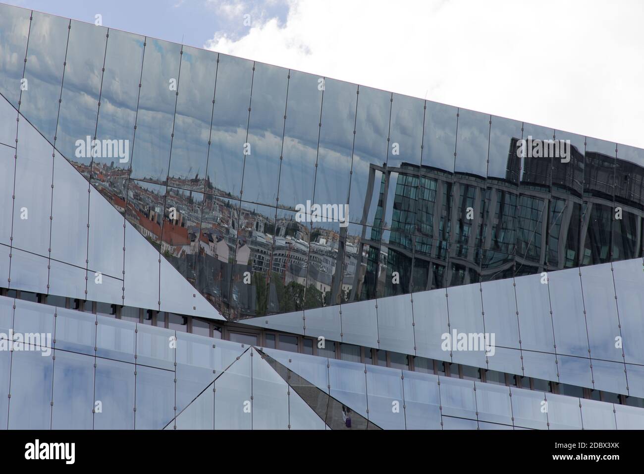 Glass cube architecture hi-res stock photography and images - Alamy