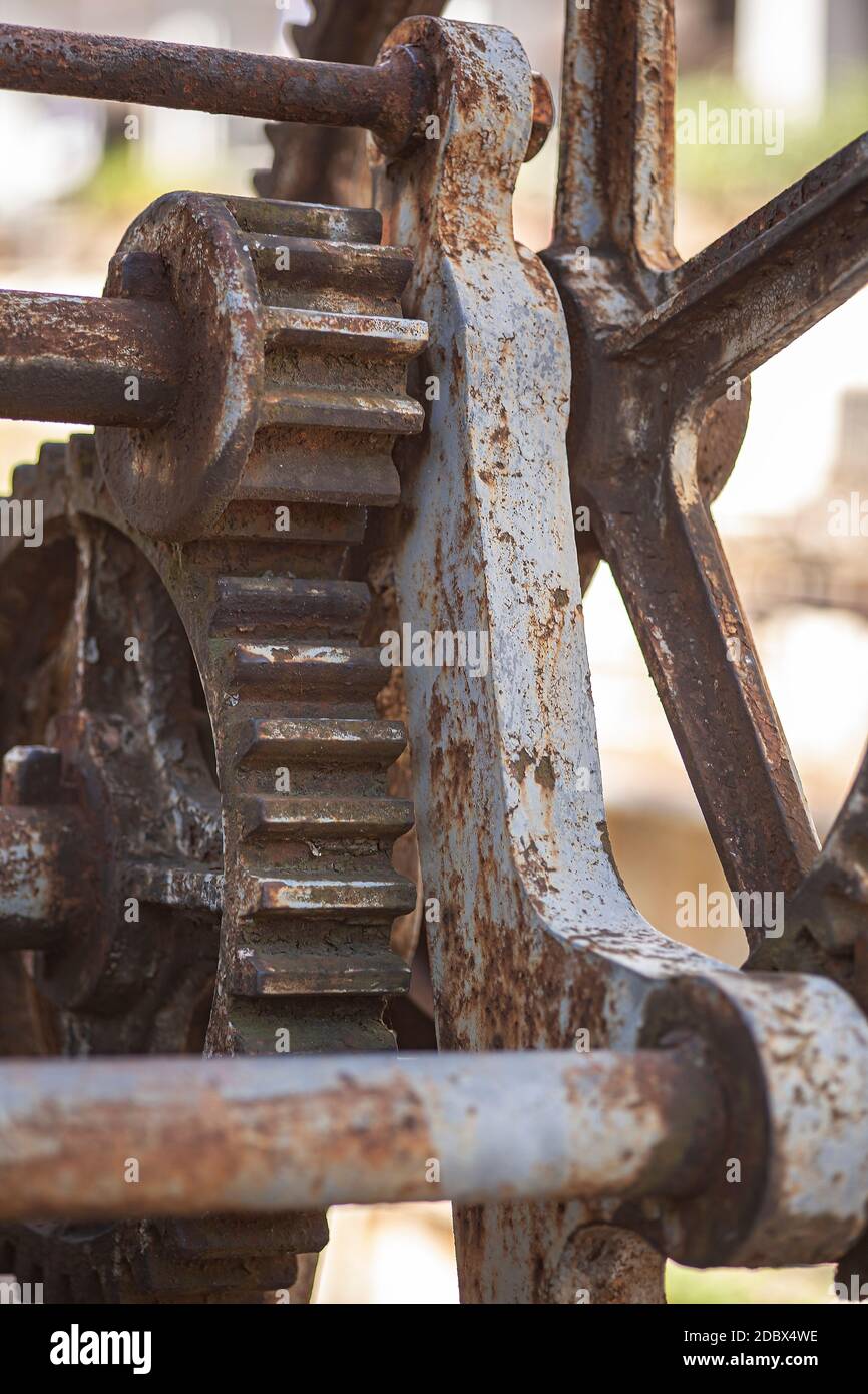 Old rusty gears hi-res stock photography and images - Alamy