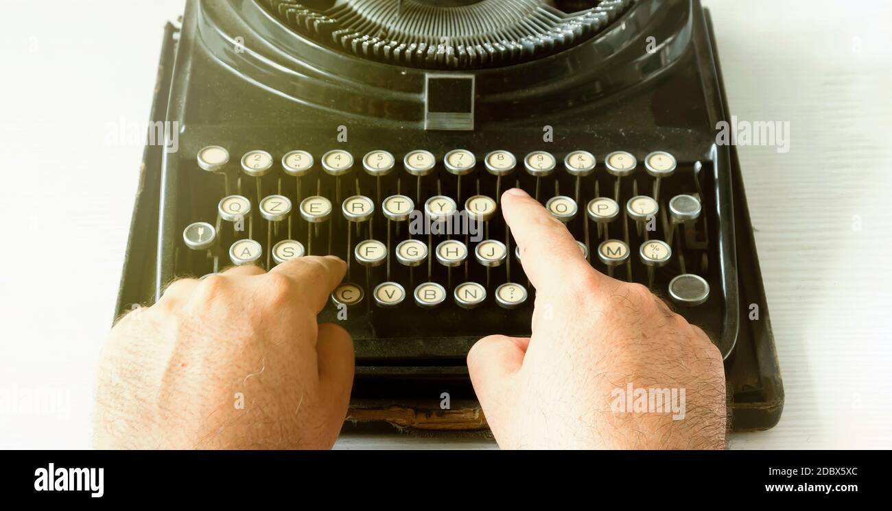 Old man writing a letter hi-res stock photography and images - Alamy