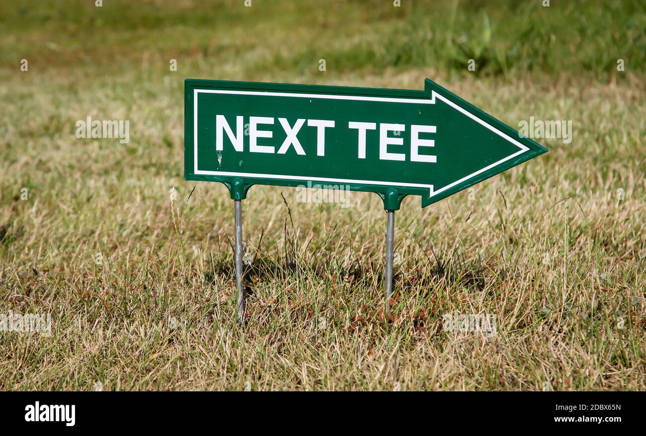 Scenes from the sport of golf. Golf course impressions in good weather ...