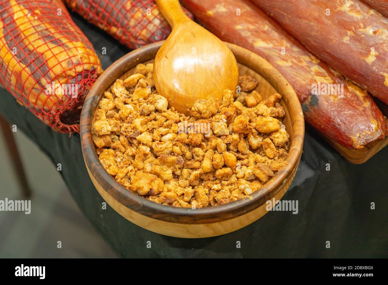 Bowl of Pork Rinds Cracklings Scratchings Stock Photo - Alamy