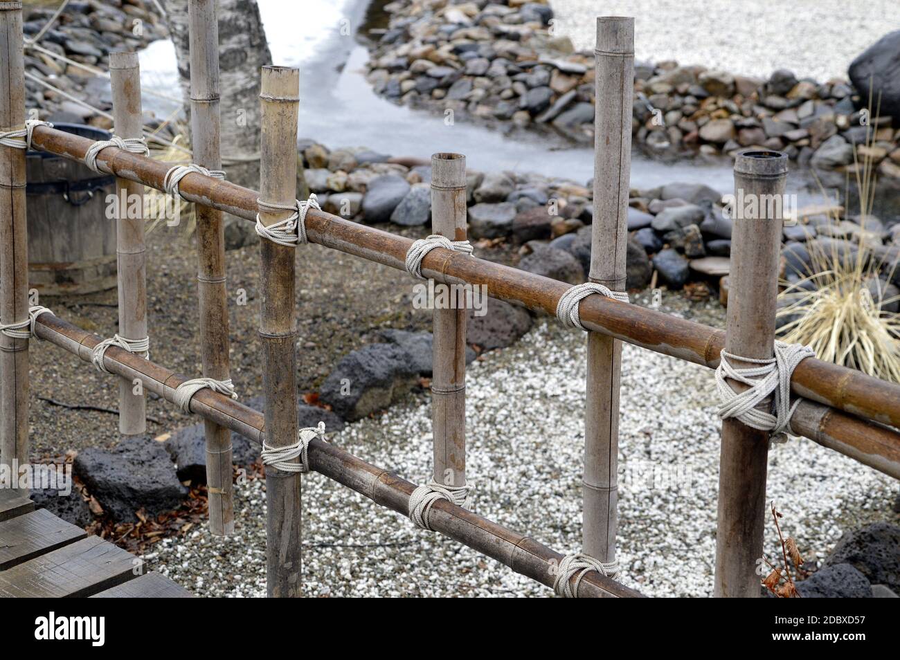 Traditional japanese bamboo fence hi-res stock photography and images ...
