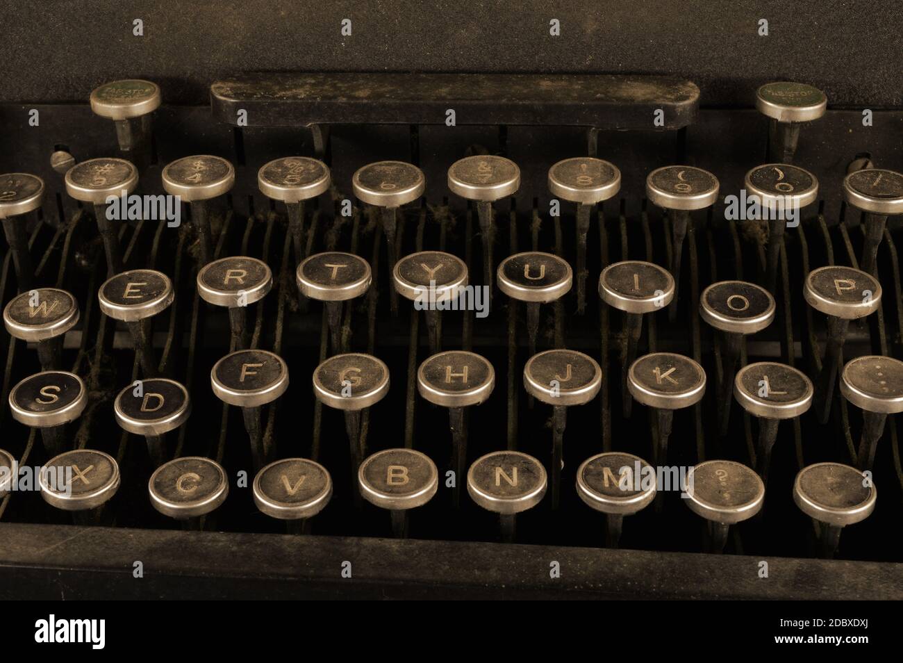 A closeup of an antique typewriter keyboard Stock Photo - Alamy