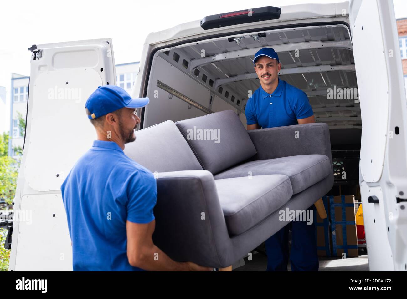 Moving van full of furniture hi-res stock photography and images - Alamy