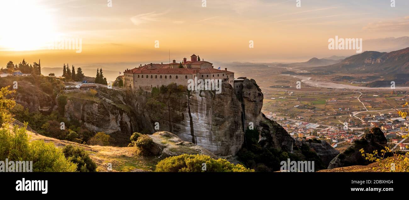 Agios stephanos meteora hi-res stock photography and images - Alamy
