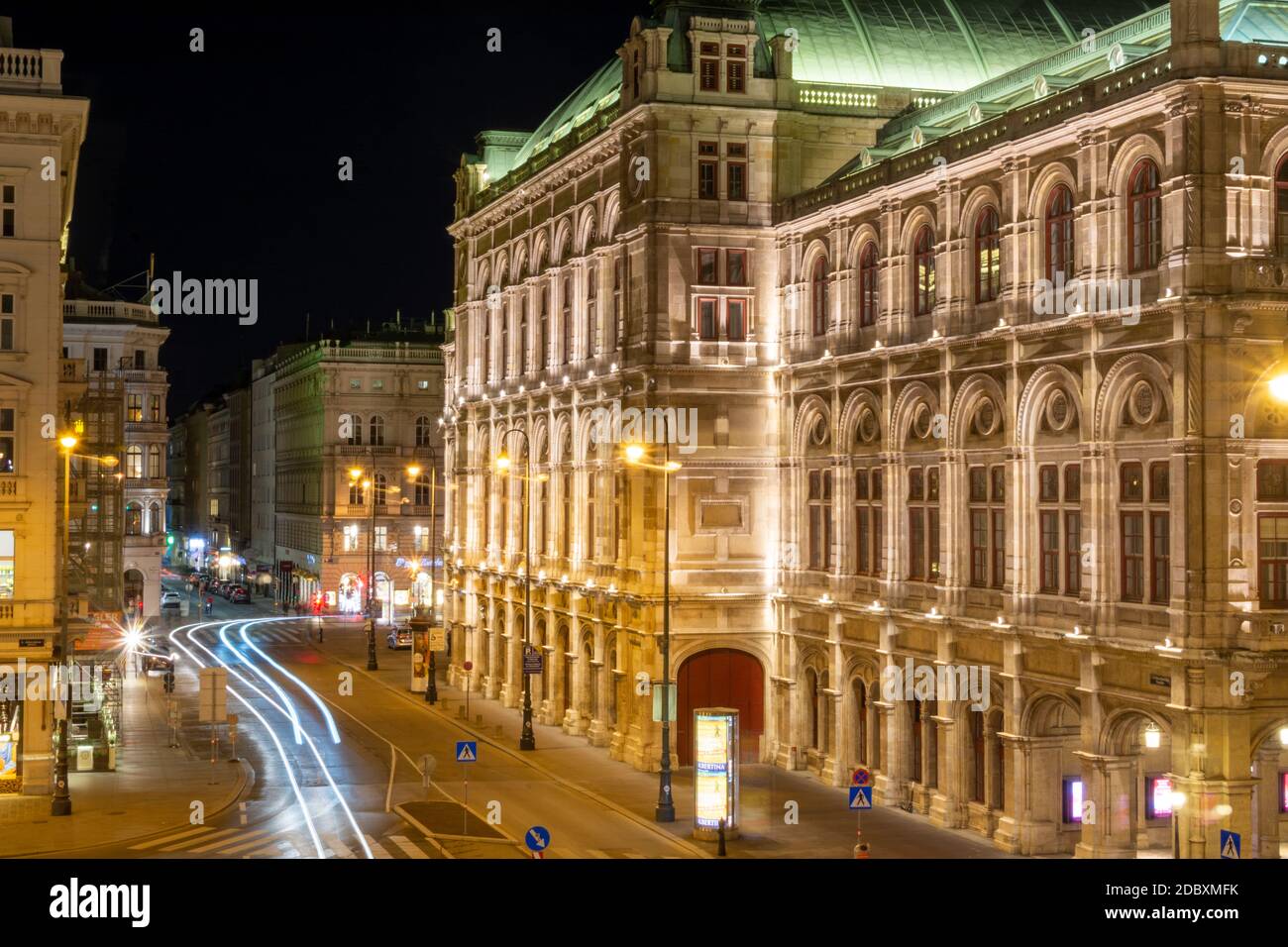 State Opera house in Vienna at night, Austria Stock Photo - Alamy