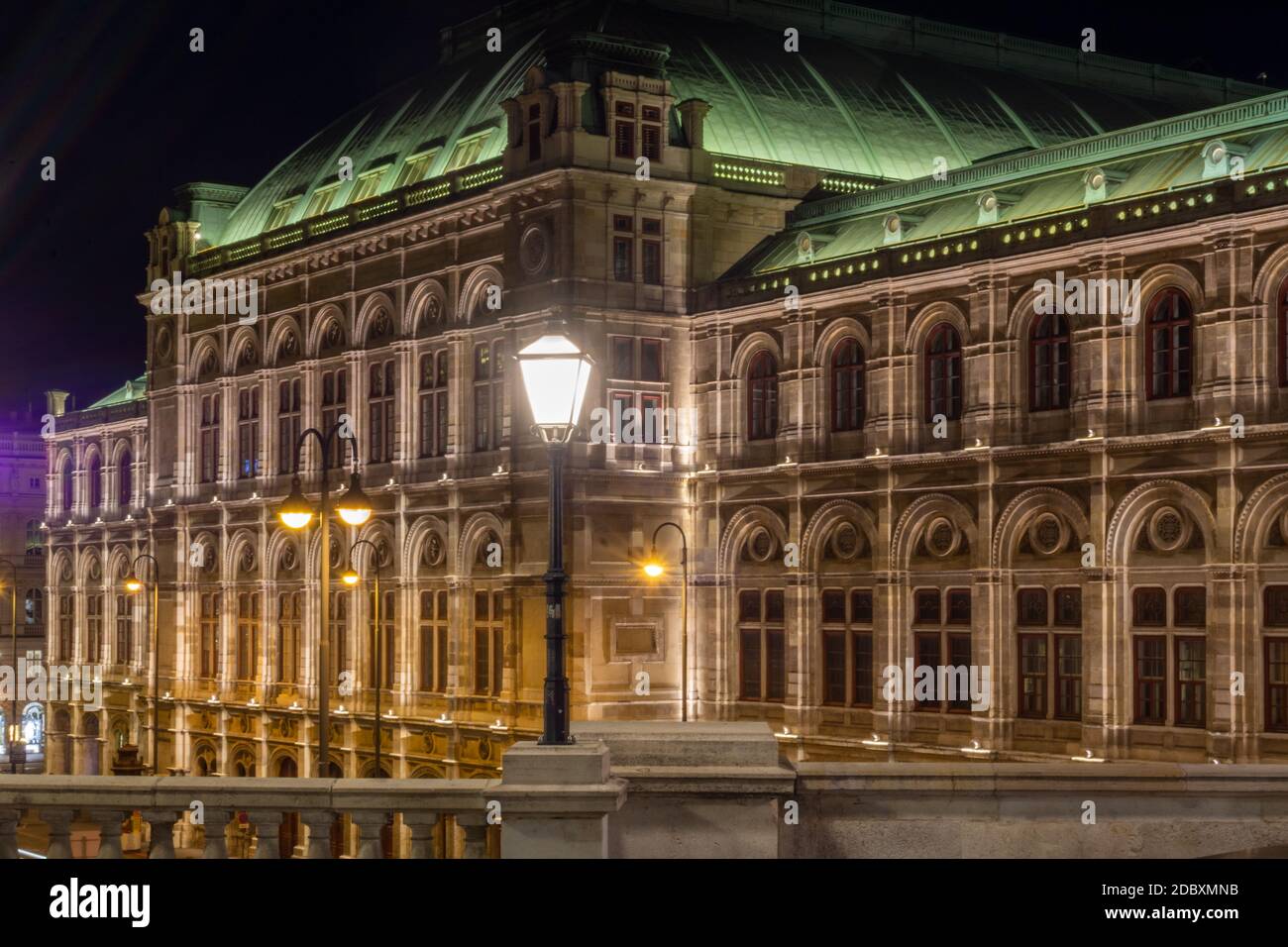 State Opera house in Vienna at night, Austria Stock Photo - Alamy