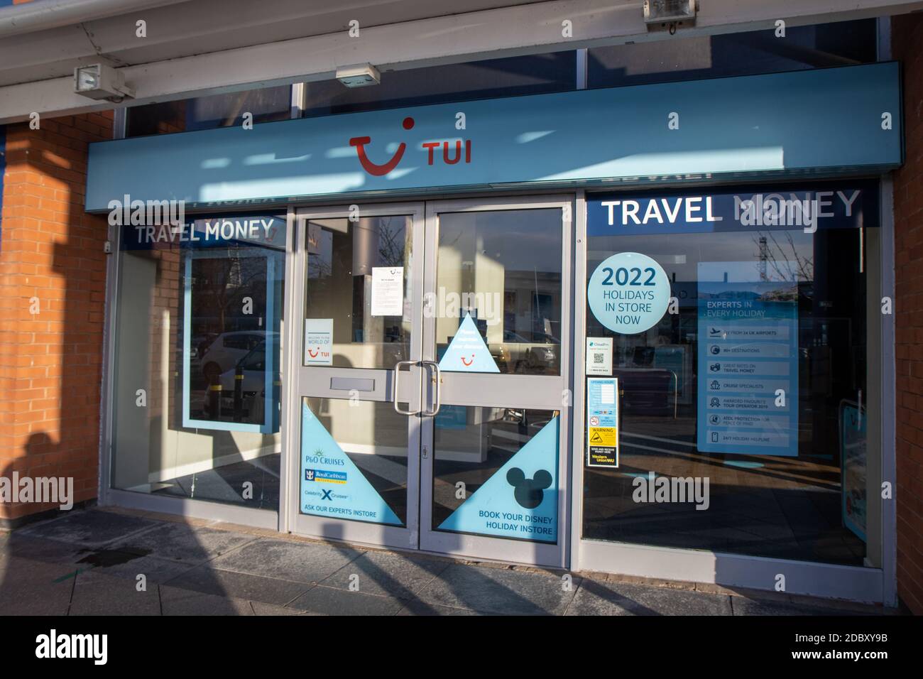 Tui shop hi-res stock photography and images - Alamy