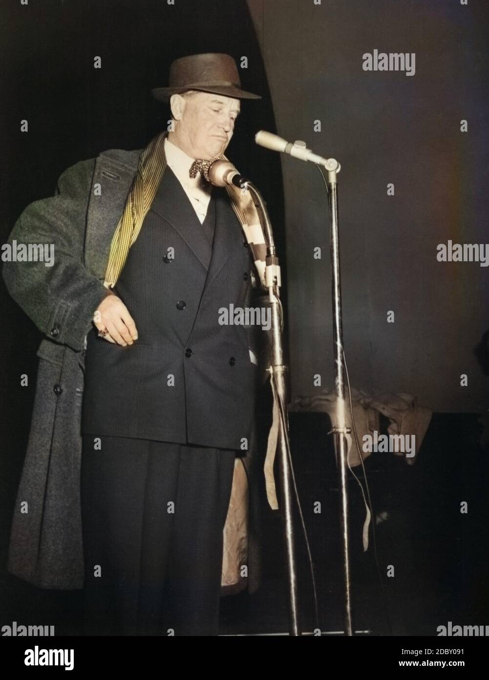 Maurice Chevalier, französischer Schauspieler und Chansonsänger, vor ...