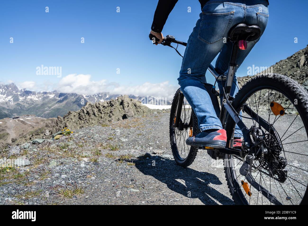 Man bike ebike pedelec hi-res stock photography and images - Alamy