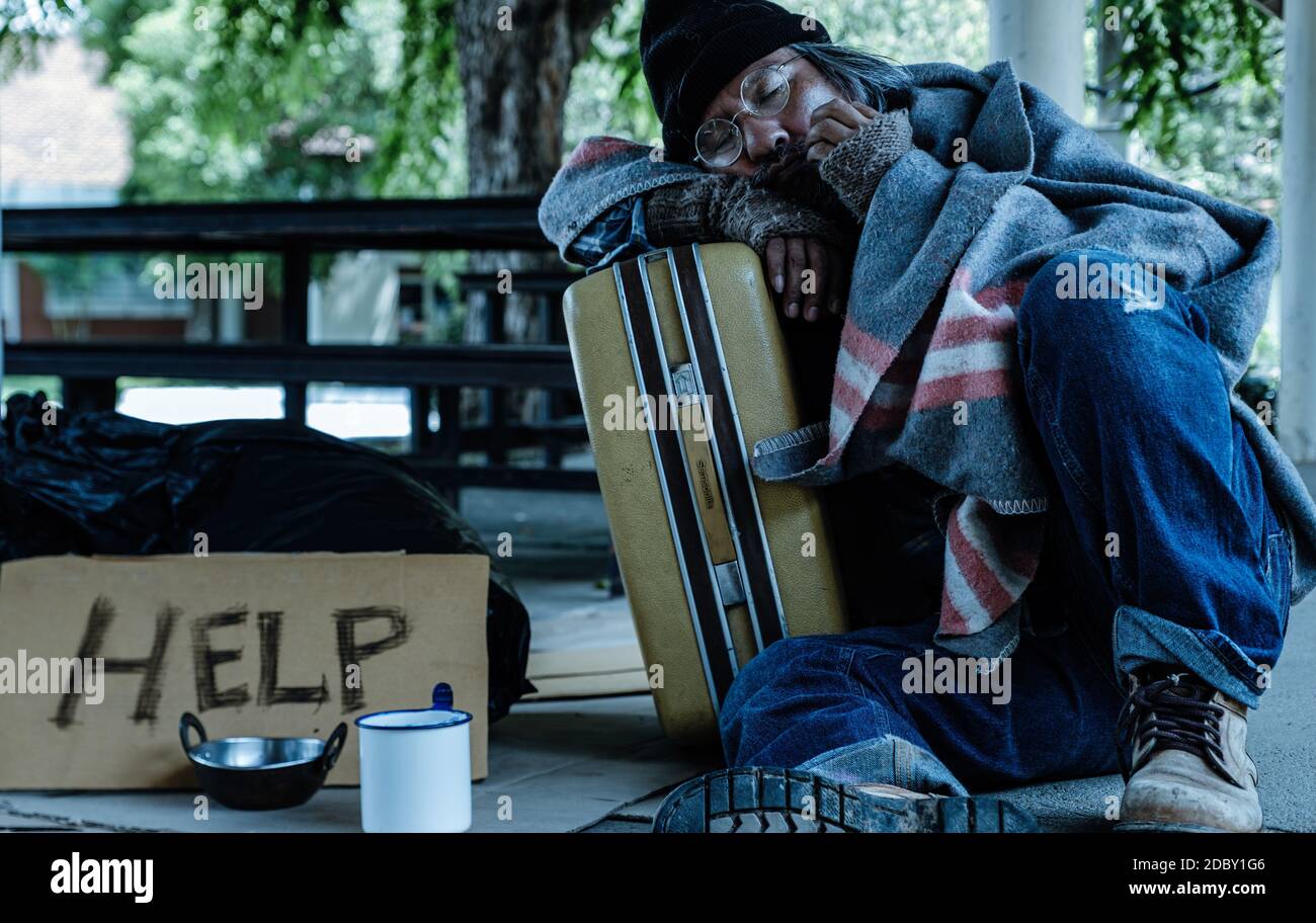 Old man asking for help hi-res stock photography and images - Alamy