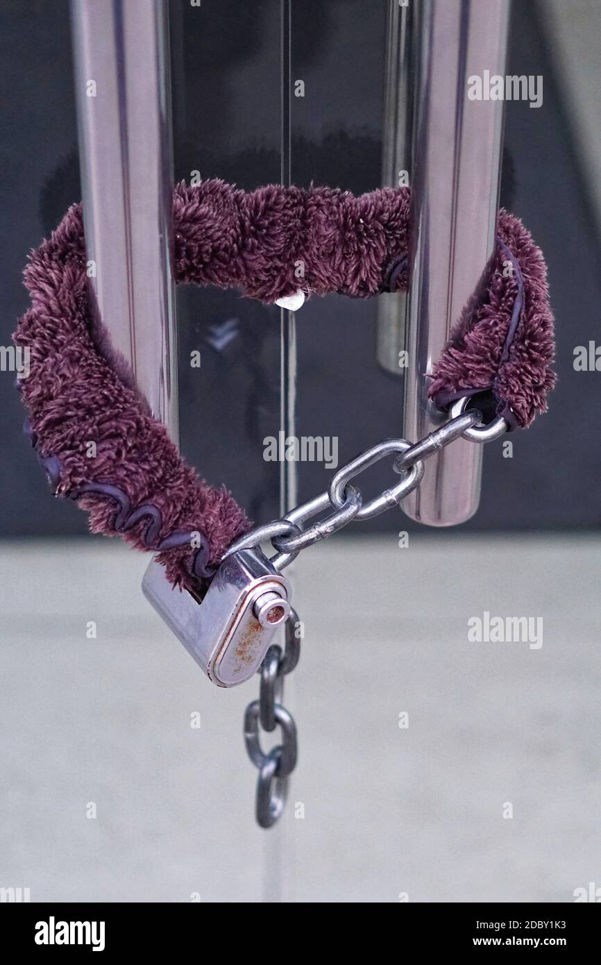 Padded door hi-res stock photography and images - Alamy