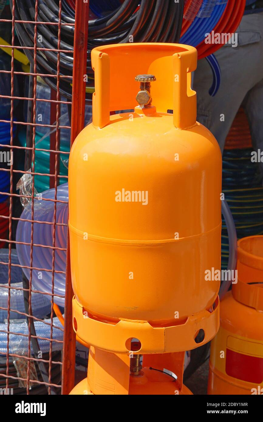 Lpg tank home hi-res stock photography and images - Alamy