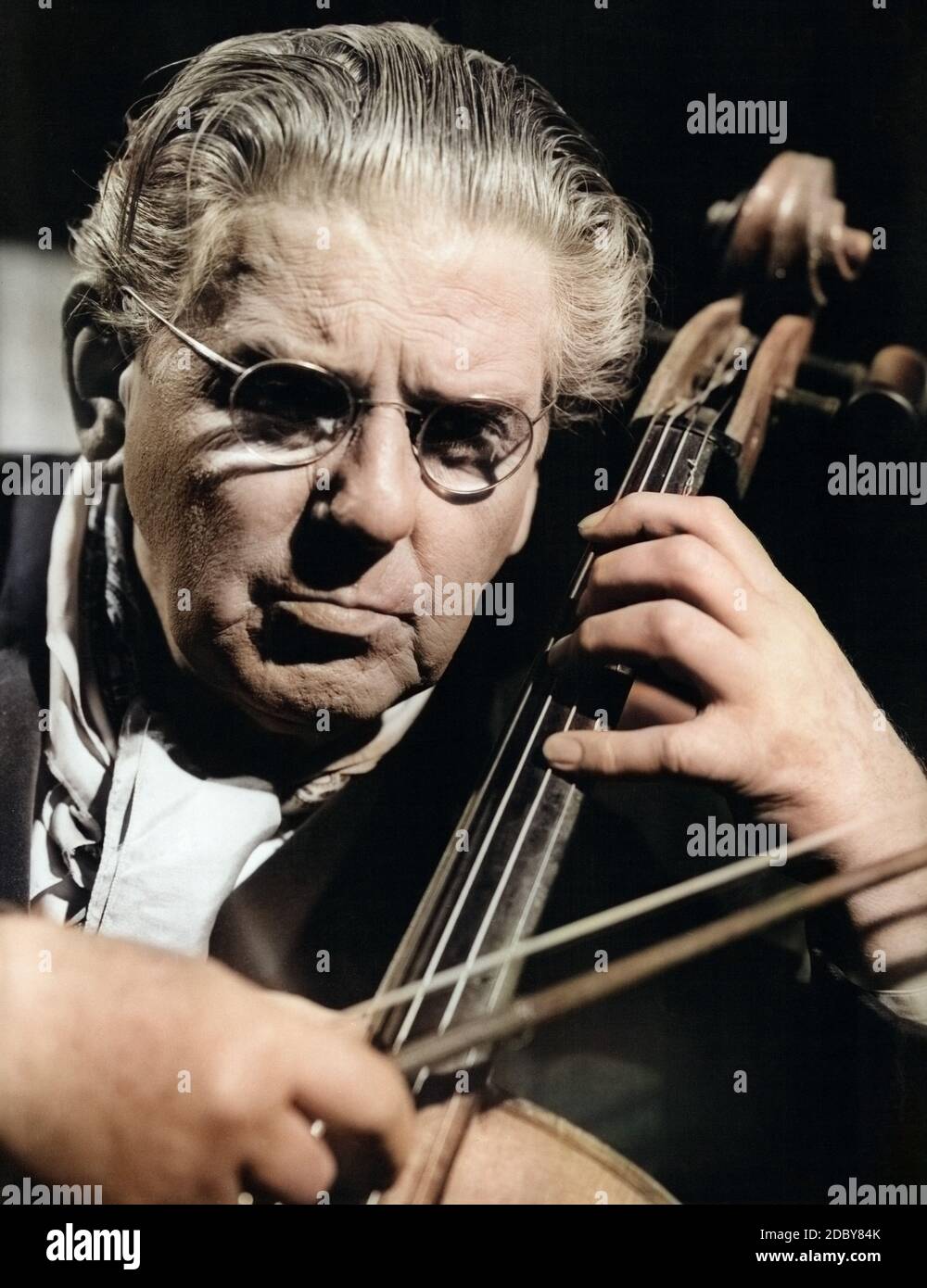 Walter Janssen, deutscher Schauspieler und Regisseur im Fernsehfilm "Das Cello", Deutschland ...