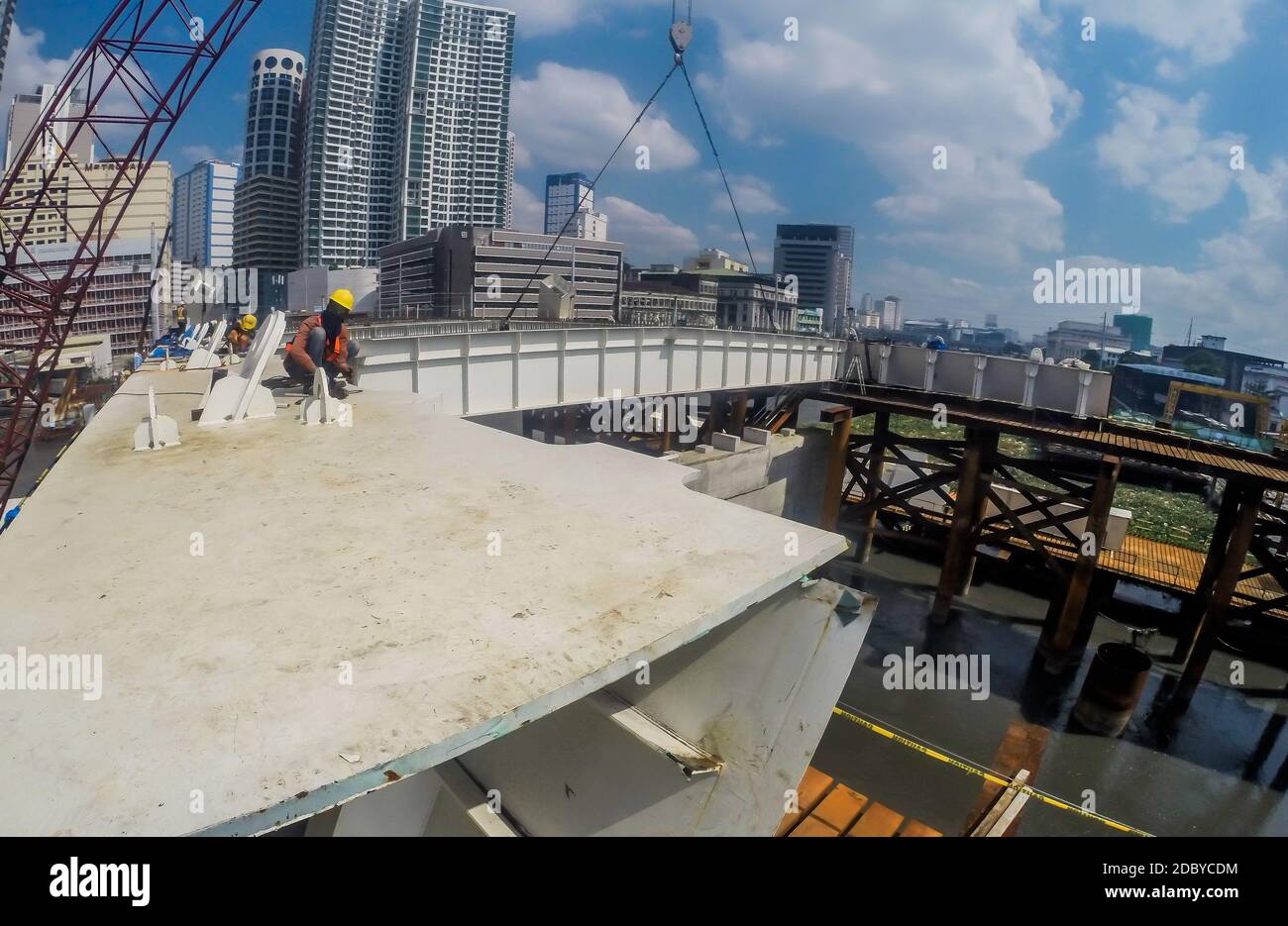 Manila, Philippines. 18th Nov, 2020. Workers work at the construction ...