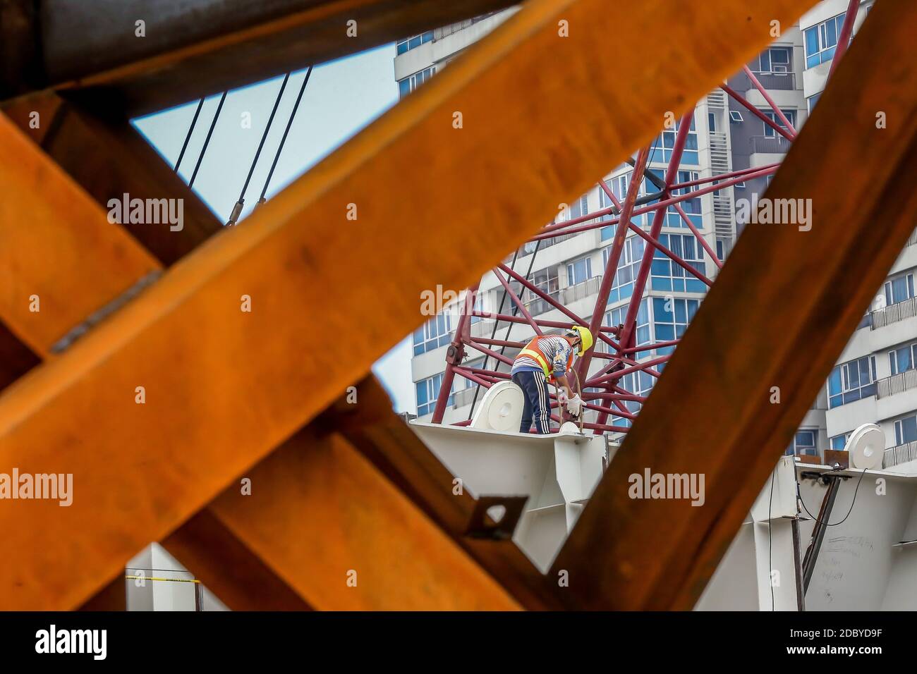 Manila, Philippines. 18th Nov, 2020. A worker works at the construction ...