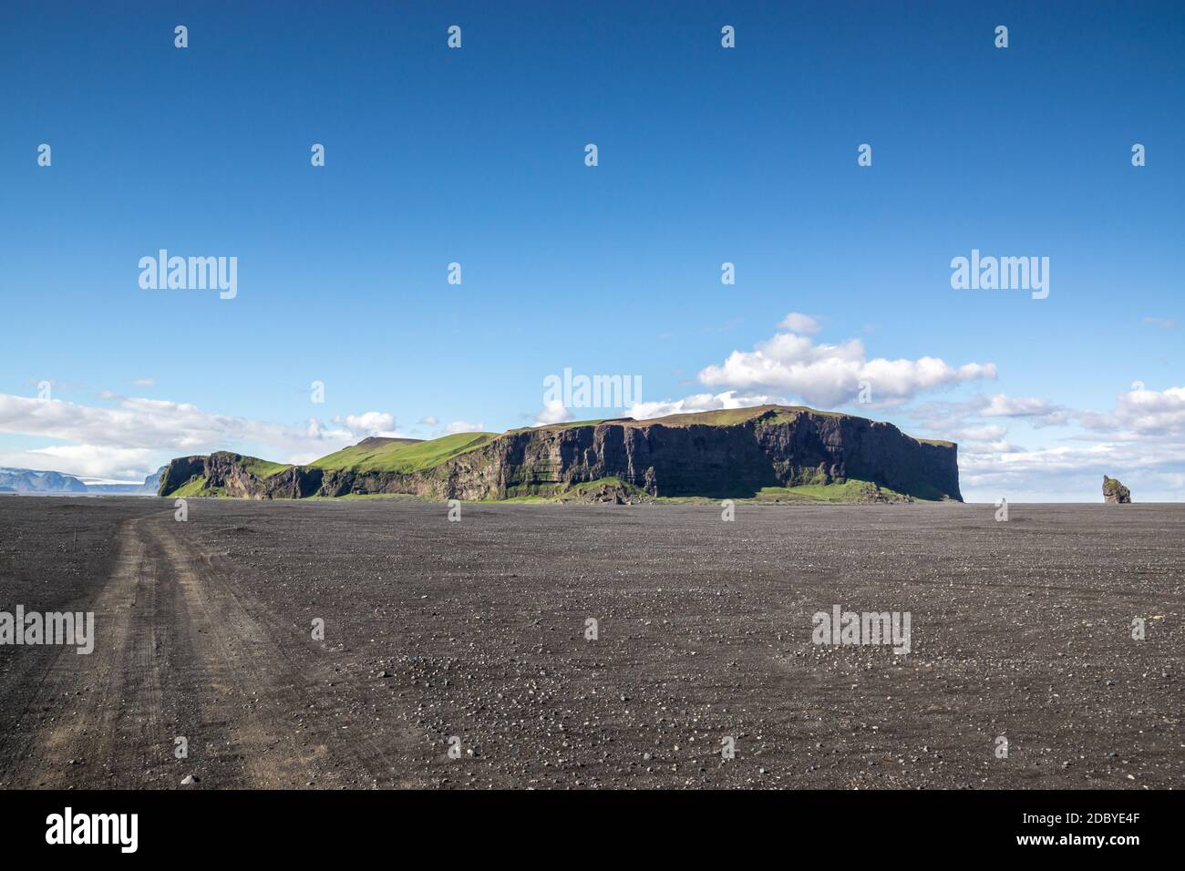 Hjorleifshofdi a dry Island on the south Coast of Iceland Stock Photo ...