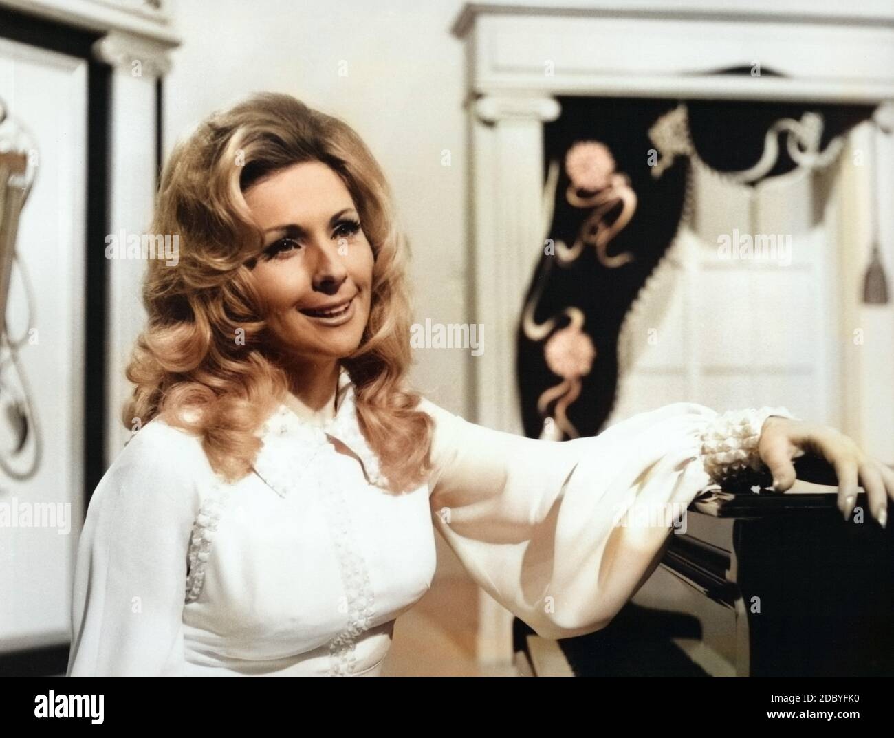 Rut Rex, deutsche Schauspielerin, Sängerin und Musicaldarstellerin ...