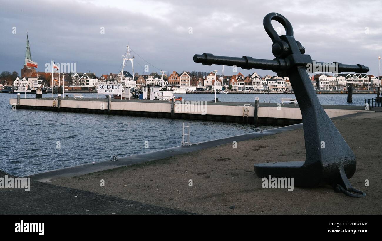 a huge anchor as a monument is located in the port of Lübeck-Travemünde ...