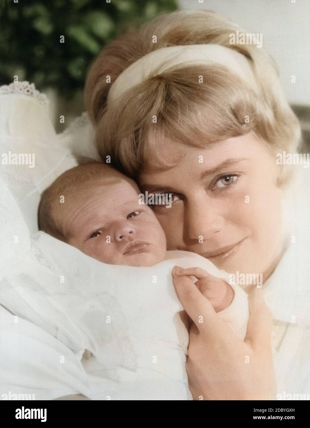 Maria Schell, österreichisch schweizerische Schauspielerin, mit Sohn ...